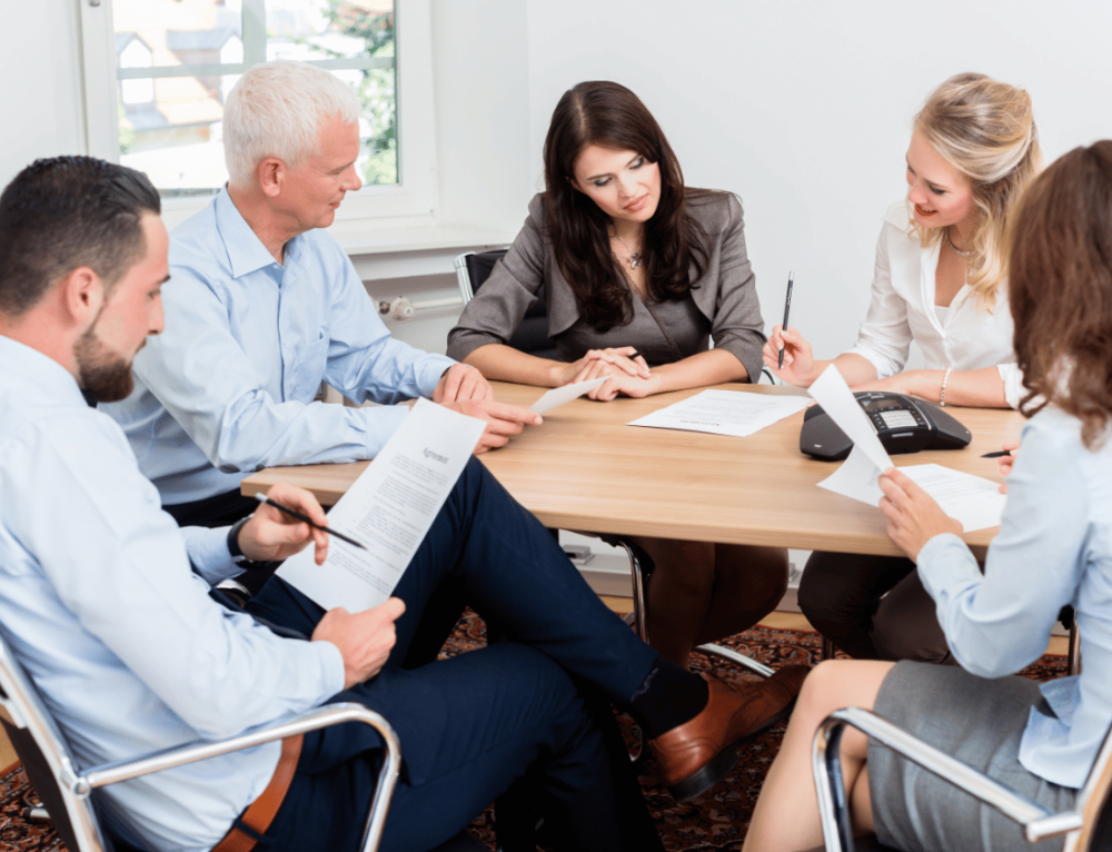 Difference Between a Litigator, Lawyer, and Attorney - MatterSuite