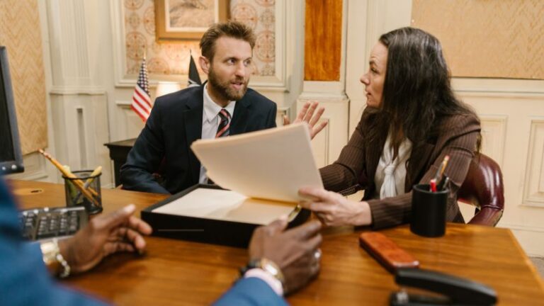 Build Lawyer-Client Relationships: Tips for Legal Professionals